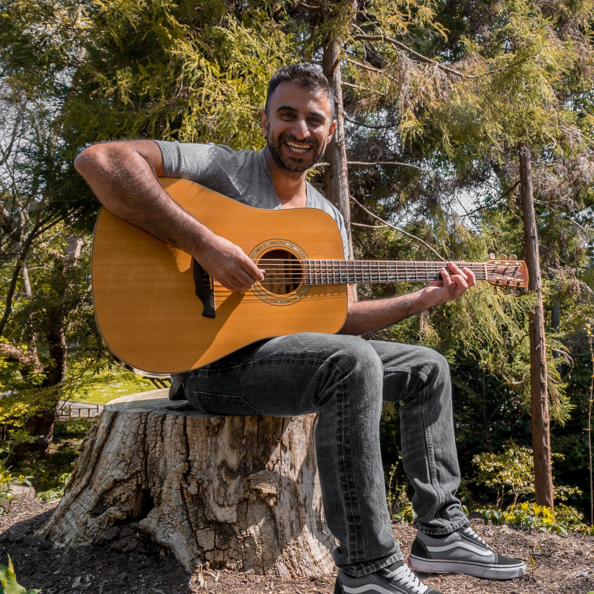 Eric Rachmany of Rebelution – Kanileʻa ʻUkulele & Guitar